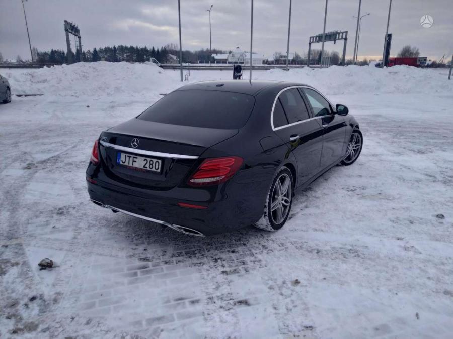 Melns Mercedes-Benz E 300 2017 Klaipėda, ar dzinēja tilpumu 1.99 L un nobraukumu 195 tūkst. km par 20700 €, foto 4 vietnē AUTOMOTO.COM.LV