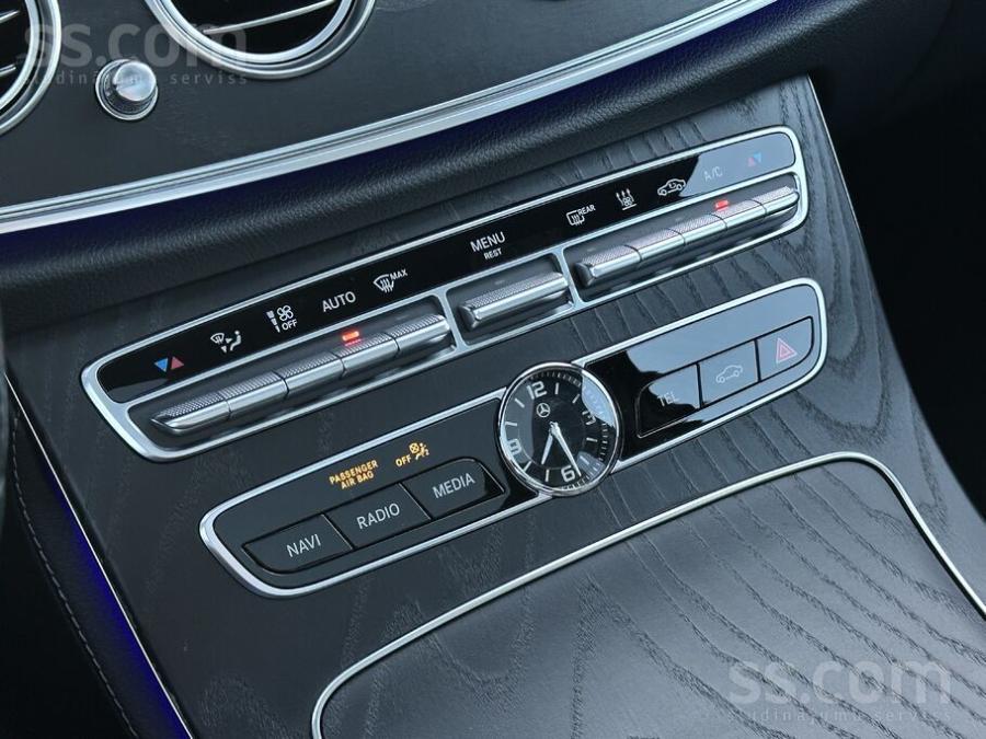 Черный Мерседес Е 300 2019 в Тукумс, объемом двигателя 2.00 л и пробегом 235 тыс. км за 22900 €, фото 28 на AUTOMOTO.COM.LV
