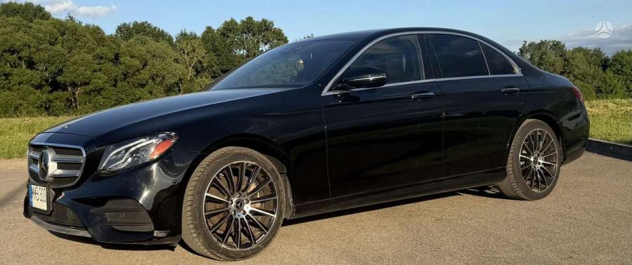Melns Mercedes-Benz E 300 2019 Jurbarkas, ar dzinēja tilpumu 1.99 L un nobraukumu 69 tūkst. km par 27000 €, foto 3 vietnē AUTOMOTO.COM.LV