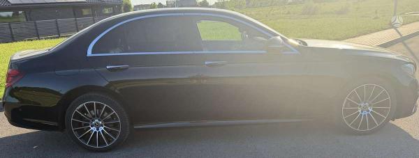 Black Mercedes-Benz E 300 2019 in Jurbarkas, with an engine capacity of 1.99 L and mileage of 69 thousand km for 27000 €, photo 8 on AUTOMOTO.COM.LV