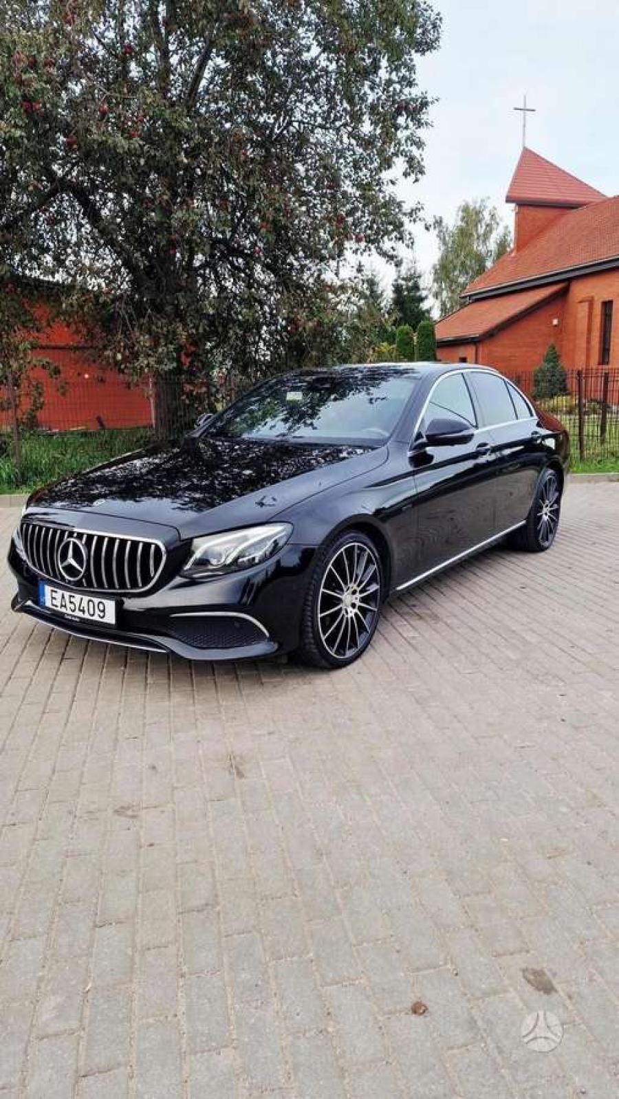 Black Mercedes-Benz E 300 2019 in Vilnius, with an engine capacity of 1.95 L and mileage of 215 thousand km for 28500 €, photo 1 on AUTOMOTO.COM.LV