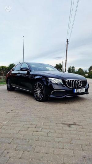 Black Mercedes-Benz E 300 2019 in Vilnius, with an engine capacity of 1.95 L and mileage of 215 thousand km for 28500 €, photo 3 on AUTOMOTO.COM.LV