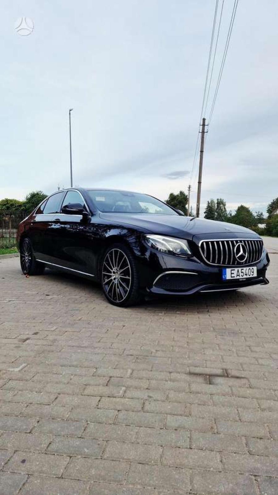Black Mercedes-Benz E 300 2019 in Vilnius, with an engine capacity of 1.95 L and mileage of 215 thousand km for 28500 €, photo 3 on AUTOMOTO.COM.LV