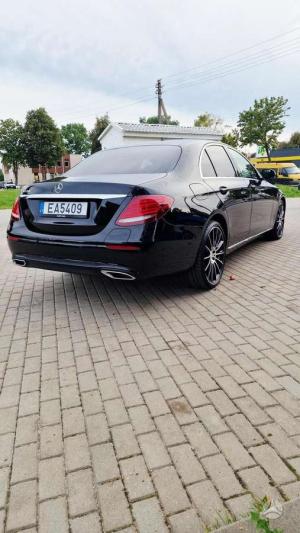 Black Mercedes-Benz E 300 2019 in Vilnius, with an engine capacity of 1.95 L and mileage of 215 thousand km for 28500 €, photo 6 on AUTOMOTO.COM.LV