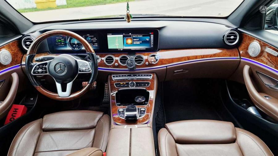 Black Mercedes-Benz E 300 2019 in Vilnius, with an engine capacity of 1.95 L and mileage of 215 thousand km for 28500 €, photo 9 on AUTOMOTO.COM.LV