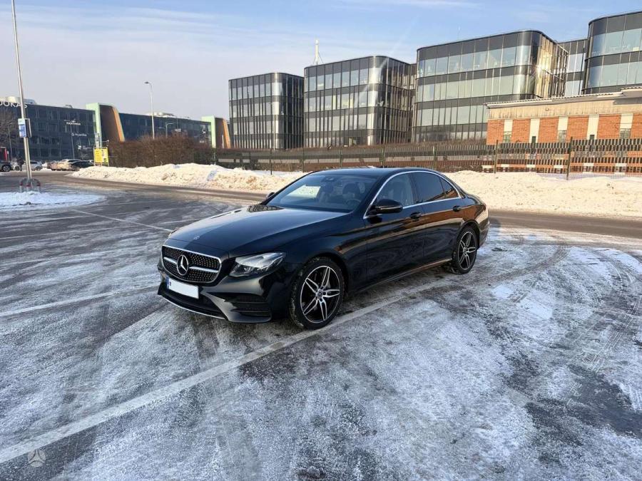 Black Mercedes-Benz E 300 2020 in Kaunas, with an engine capacity of 1.95 L and mileage of 190 thousand km for 20999 €, photo 1 on AUTOMOTO.COM.LV