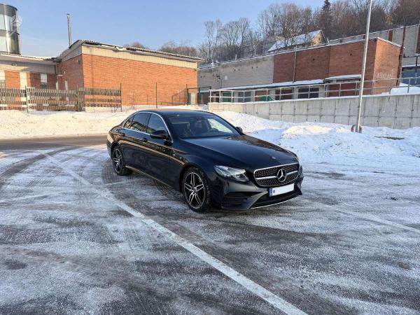 Melns Mercedes-Benz E 300 2020 Kauņa, ar dzinēja tilpumu 1.95 L un nobraukumu 190 tūkst. km par 20999 €, foto 4 vietnē AUTOMOTO.COM.LV