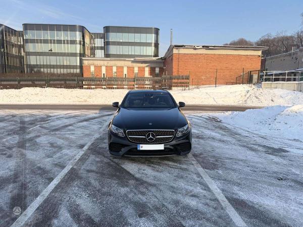 Melns Mercedes-Benz E 300 2020 Kauņa, ar dzinēja tilpumu 1.95 L un nobraukumu 190 tūkst. km par 20999 €, foto 5 vietnē AUTOMOTO.COM.LV