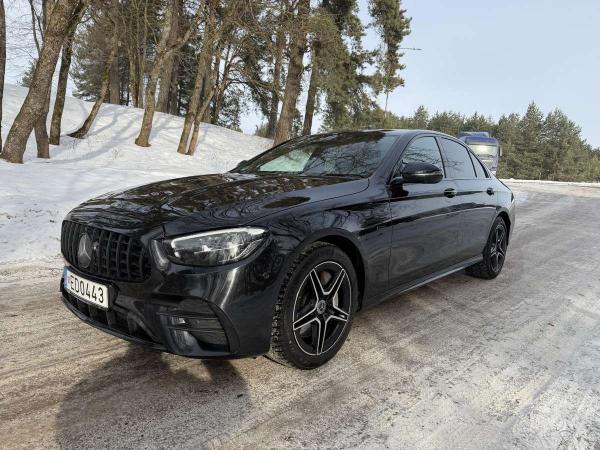 Melns Mercedes-Benz E 300 2020 Viļņa, ar dzinēja tilpumu 1.95 L un nobraukumu 122 tūkst. km par 35600 €, foto 2 vietnē AUTOMOTO.COM.LV