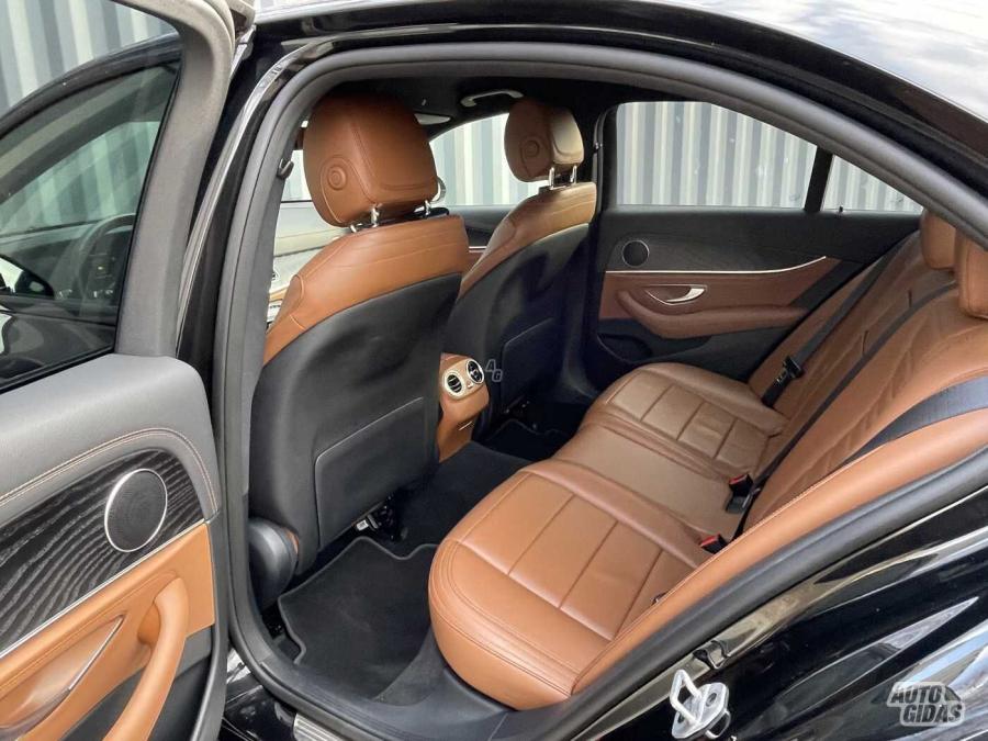 Melns Mercedes-Benz E 300 2020 Viļņa, ar dzinēja tilpumu 2.00 L un nobraukumu 95 tūkst. km par 28000 €, foto 9 vietnē AUTOMOTO.COM.LV