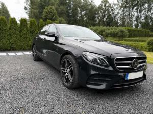 Черный Мерседес Е 300 2020 в Каунас, объемом двигателя 1.99 л и пробегом 90 тыс. км за 34600 €, фото 3 на AUTOMOTO.COM.LV