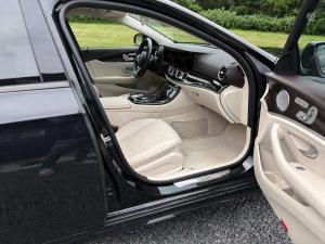 Черный Мерседес Е 300 2020 в Каунас, объемом двигателя 1.99 л и пробегом 90 тыс. км за 34600 €, фото 8 на AUTOMOTO.COM.LV
