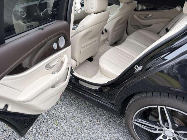Melns Mercedes-Benz E 300 2020 Kauņa, ar dzinēja tilpumu 1.99 L un nobraukumu 90 tūkst. km par 34600 €, foto 10 vietnē AUTOMOTO.COM.LV