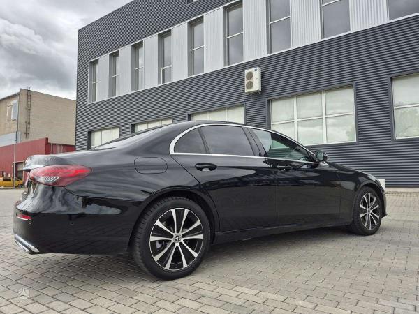 Black Mercedes-Benz E 300 2020 in Taurage, with an engine capacity of 2.00 L and mileage of 178 thousand km for 24900 €, photo 6 on AUTOMOTO.COM.LV
