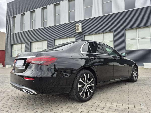 Black Mercedes-Benz E 300 2020 in Taurage, with an engine capacity of 2.00 L and mileage of 178 thousand km for 24900 €, photo 8 on AUTOMOTO.COM.LV