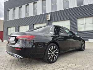 Black Mercedes-Benz E 300 2020 in Taurage, with an engine capacity of 2.00 L and mileage of 178 thousand km for 24900 €, photo 9 on AUTOMOTO.COM.LV
