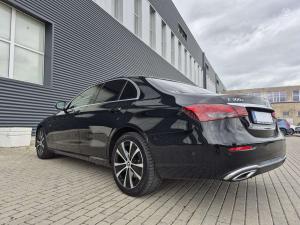 Black Mercedes-Benz E 300 2020 in Taurage, with an engine capacity of 2.00 L and mileage of 178 thousand km for 24900 €, photo 12 on AUTOMOTO.COM.LV