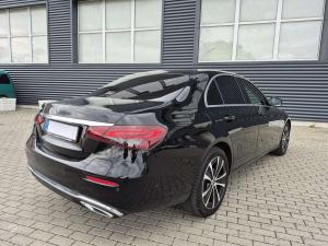 Black Mercedes-Benz E 300 2020 in Taurage, with an engine capacity of 2.00 L and mileage of 178 thousand km for 24900 €, photo 13 on AUTOMOTO.COM.LV