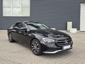 Black Mercedes-Benz E 300 2020 in Taurage, with an engine capacity of 2.00 L and mileage of 178 thousand km for 24900 €, photo 14 on AUTOMOTO.COM.LV