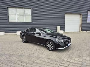 Black Mercedes-Benz E 300 2020 in Taurage, with an engine capacity of 2.00 L and mileage of 178 thousand km for 24900 €, photo 15 on AUTOMOTO.COM.LV