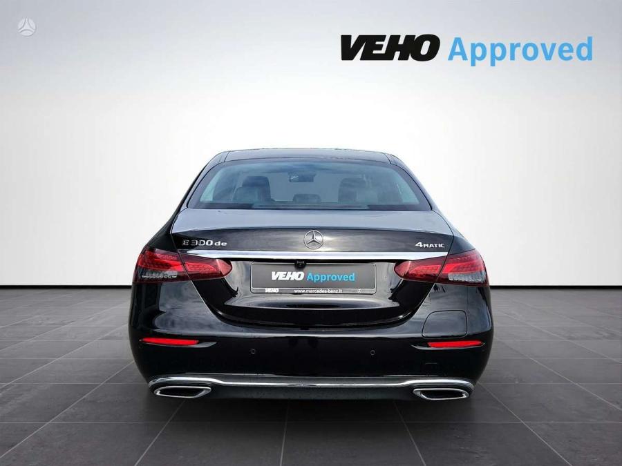 Черный Мерседес Е 300 2020 в Клайпеда, объемом двигателя 1.95 л и пробегом 95 тыс. км за 34500 €, фото 5 на AUTOMOTO.COM.LV