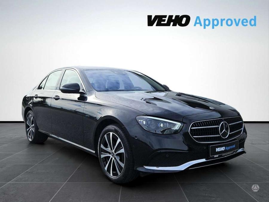 Черный Мерседес Е 300 2020 в Клайпеда, объемом двигателя 1.95 л и пробегом 95 тыс. км за 34500 €, фото 8 на AUTOMOTO.COM.LV