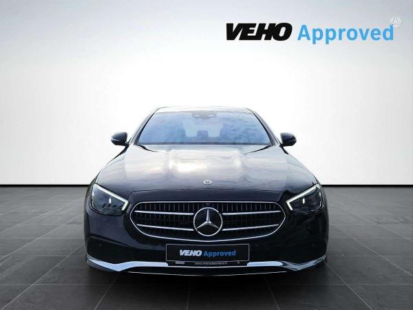 Черный Мерседес Е 300 2020 в Клайпеда, объемом двигателя 1.95 л и пробегом 95 тыс. км за 34500 €, фото 8 на AUTOMOTO.COM.LV