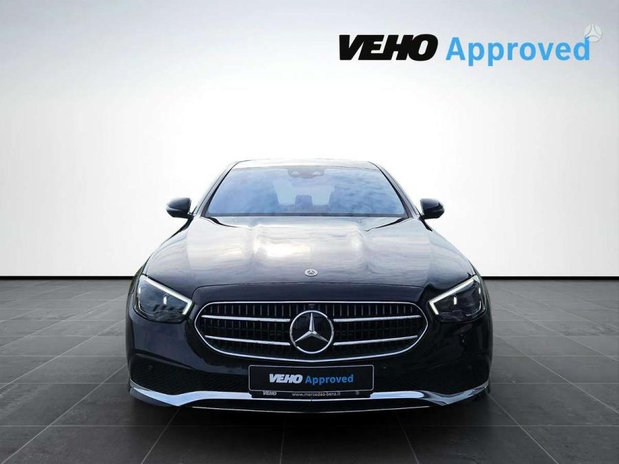 Черный Мерседес Е 300 2020 в Клайпеда, объемом двигателя 1.95 л и пробегом 95 тыс. км за 34500 €, фото 9 на AUTOMOTO.COM.LV