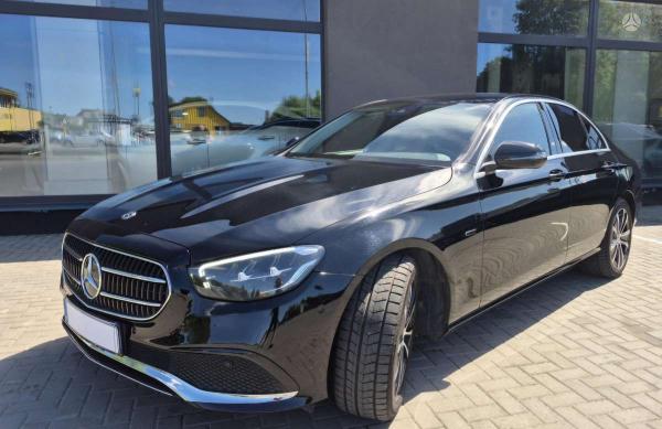 Melns Mercedes-Benz E 300 2020 Tauragė, ar dzinēja tilpumu 2.00 L un nobraukumu 178 tūkst. km par 24400 €, foto 4 vietnē AUTOMOTO.COM.LV