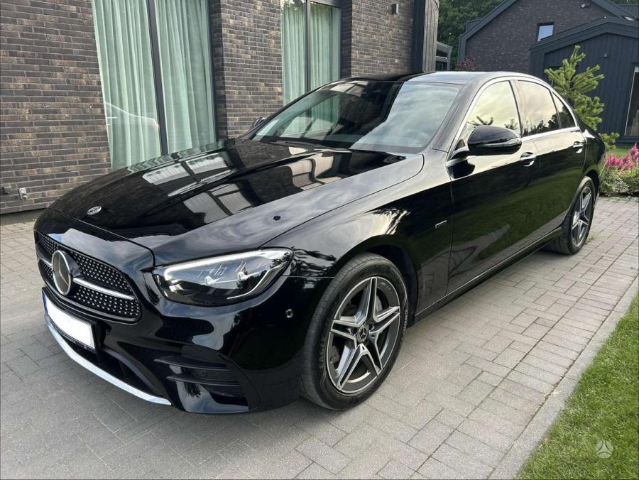 Melns Mercedes-Benz E 300 2021 Palanga, ar dzinēja tilpumu 1.99 L un nobraukumu 100 tūkst. km par 34500 €, foto 3 vietnē AUTOMOTO.COM.LV