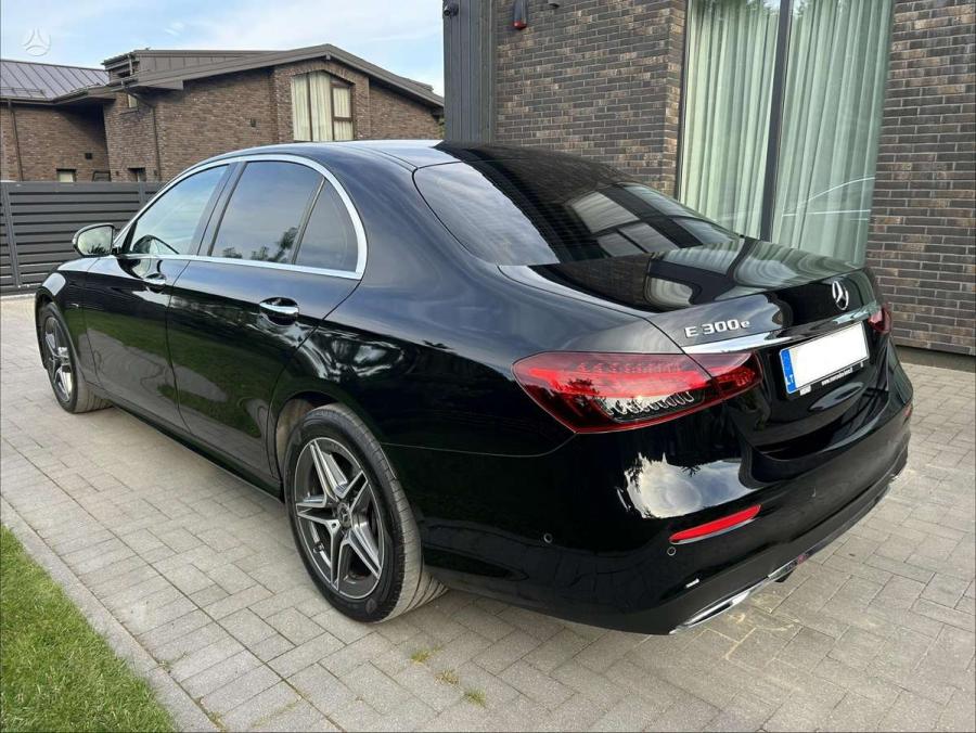 Melns Mercedes-Benz E 300 2021 Palanga, ar dzinēja tilpumu 1.99 L un nobraukumu 100 tūkst. km par 34500 €, foto 5 vietnē AUTOMOTO.COM.LV