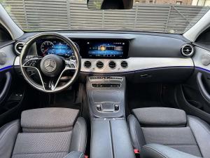 Melns Mercedes-Benz E 300 2021 Palanga, ar dzinēja tilpumu 1.99 L un nobraukumu 100 tūkst. km par 34500 €, foto 9 vietnē AUTOMOTO.COM.LV