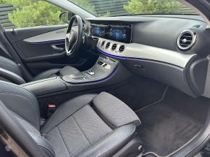 Melns Mercedes-Benz E 300 2021 Palanga, ar dzinēja tilpumu 1.99 L un nobraukumu 100 tūkst. km par 34500 €, foto 10 vietnē AUTOMOTO.COM.LV