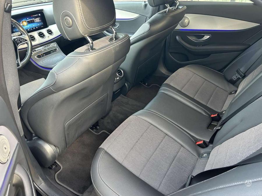 Melns Mercedes-Benz E 300 2021 Palanga, ar dzinēja tilpumu 1.99 L un nobraukumu 100 tūkst. km par 34500 €, foto 12 vietnē AUTOMOTO.COM.LV