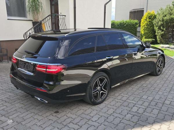 Black Mercedes-Benz E 300 2021 in Marijampole, with an engine capacity of 1.99 L and mileage of 61 thousand km for 28800 €, photo 6 on AUTOMOTO.COM.LV