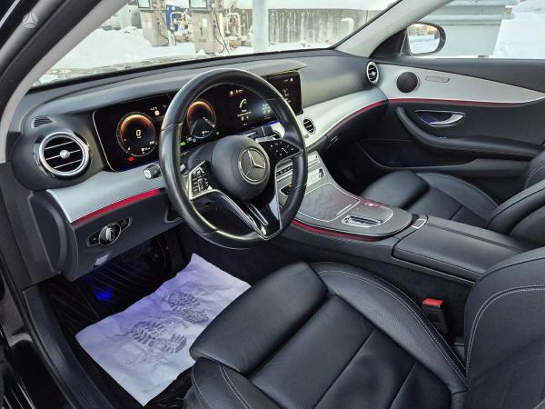Melns Mercedes-Benz E 300 2022 Panevēža, ar dzinēja tilpumu 2.00 L un nobraukumu 446 tūkst. km par 19600 €, foto 11 vietnē AUTOMOTO.COM.LV