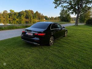 Melns Mercedes-Benz E 300 2022 Trakai, ar dzinēja tilpumu 1.95 L un nobraukumu 400 tūkst. km par 24000 €, foto 3 vietnē AUTOMOTO.COM.LV