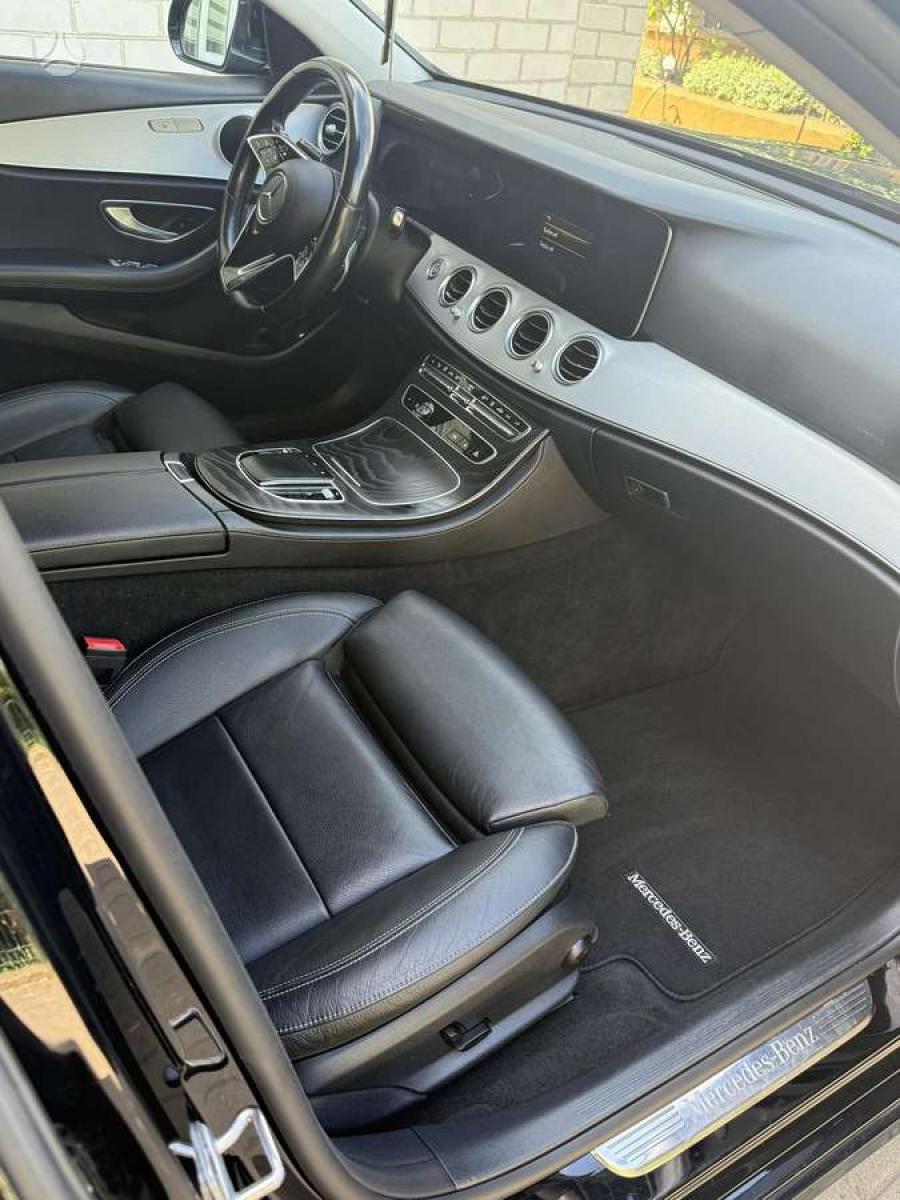 Melns Mercedes-Benz E 300 2022 Trakai, ar dzinēja tilpumu 1.95 L un nobraukumu 400 tūkst. km par 24000 €, foto 9 vietnē AUTOMOTO.COM.LV