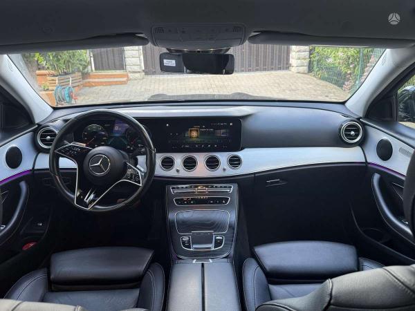 Melns Mercedes-Benz E 300 2022 Trakai, ar dzinēja tilpumu 1.95 L un nobraukumu 400 tūkst. km par 24000 €, foto 9 vietnē AUTOMOTO.COM.LV