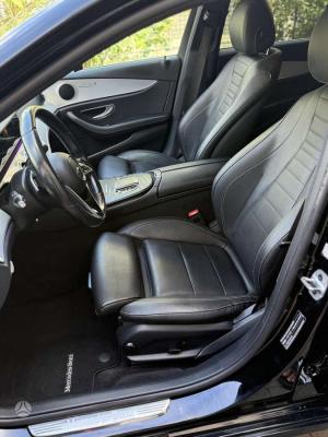 Melns Mercedes-Benz E 300 2022 Trakai, ar dzinēja tilpumu 1.95 L un nobraukumu 400 tūkst. km par 24000 €, foto 12 vietnē AUTOMOTO.COM.LV