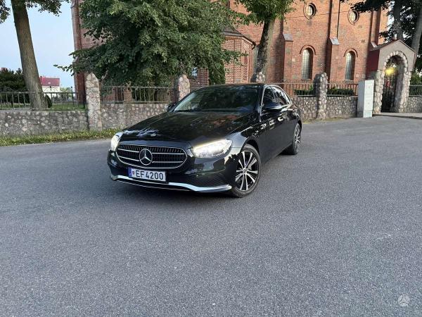 Melns Mercedes-Benz E 300 2022 Viļņa, ar dzinēja tilpumu 1.95 L un nobraukumu 400 tūkst. km par 23000 €, foto 2 vietnē AUTOMOTO.COM.LV