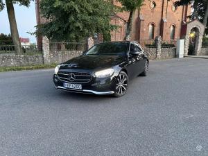 Melns Mercedes-Benz E 300 2022 Viļņa, ar dzinēja tilpumu 1.95 L un nobraukumu 400 tūkst. km par 23000 €, foto 3 vietnē AUTOMOTO.COM.LV