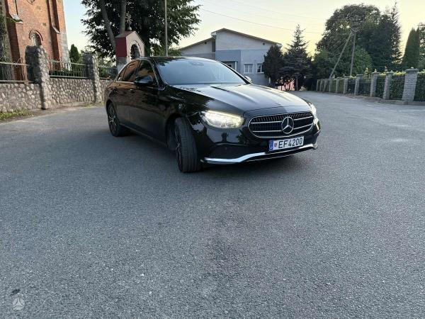 Melns Mercedes-Benz E 300 2022 Viļņa, ar dzinēja tilpumu 1.95 L un nobraukumu 400 tūkst. km par 23000 €, foto 5 vietnē AUTOMOTO.COM.LV