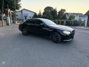 Melns Mercedes-Benz E 300 2022 Viļņa, ar dzinēja tilpumu 1.95 L un nobraukumu 400 tūkst. km par 23000 €, foto 7 vietnē AUTOMOTO.COM.LV
