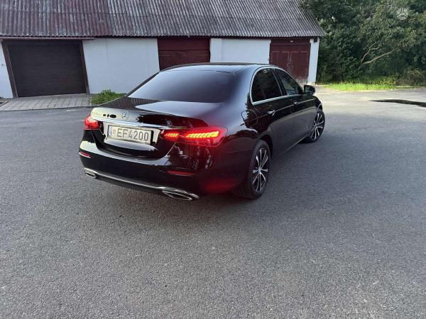 Melns Mercedes-Benz E 300 2022 Viļņa, ar dzinēja tilpumu 1.95 L un nobraukumu 400 tūkst. km par 23000 €, foto 9 vietnē AUTOMOTO.COM.LV