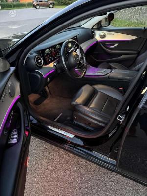 Melns Mercedes-Benz E 300 2022 Viļņa, ar dzinēja tilpumu 1.95 L un nobraukumu 400 tūkst. km par 23000 €, foto 12 vietnē AUTOMOTO.COM.LV