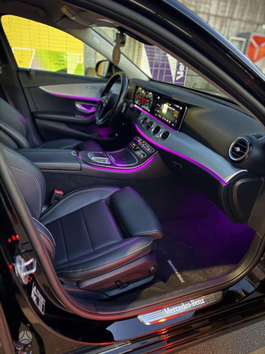 Melns Mercedes-Benz E 300 2022 Viļņa, ar dzinēja tilpumu 1.95 L un nobraukumu 400 tūkst. km par 23000 €, foto 13 vietnē AUTOMOTO.COM.LV