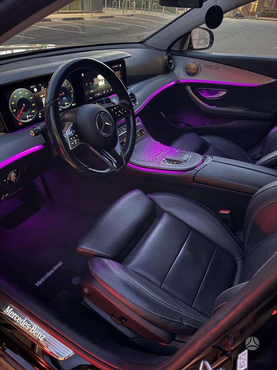 Melns Mercedes-Benz E 300 2022 Viļņa, ar dzinēja tilpumu 1.95 L un nobraukumu 400 tūkst. km par 23000 €, foto 15 vietnē AUTOMOTO.COM.LV