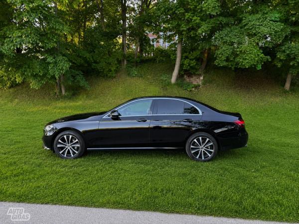 Melns Mercedes-Benz E 300 2022 Viļņa, ar dzinēja tilpumu 2.00 L un nobraukumu 400 tūkst. km par 23000 €, foto 5 vietnē AUTOMOTO.COM.LV