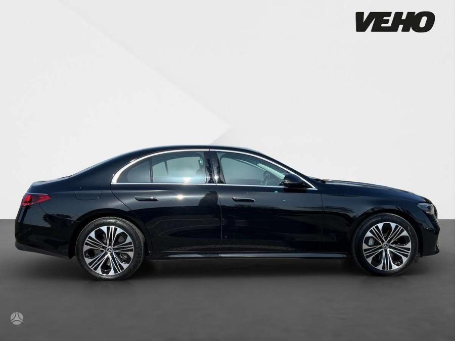 Melns Mercedes-Benz E 300 2024 Kauņa, ar dzinēja tilpumu 2.00 L un nobraukumu 20 tūkst. km par 47900 €, foto 7 vietnē AUTOMOTO.COM.LV